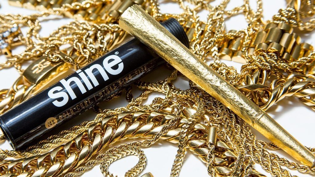 24 Karat Gold Rolling Papers: Luxury at your fingertips - Stoned Citizen
